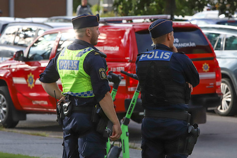 Fullt utvecklad brand i bostadslänga i Vivalla – Utryckning.se